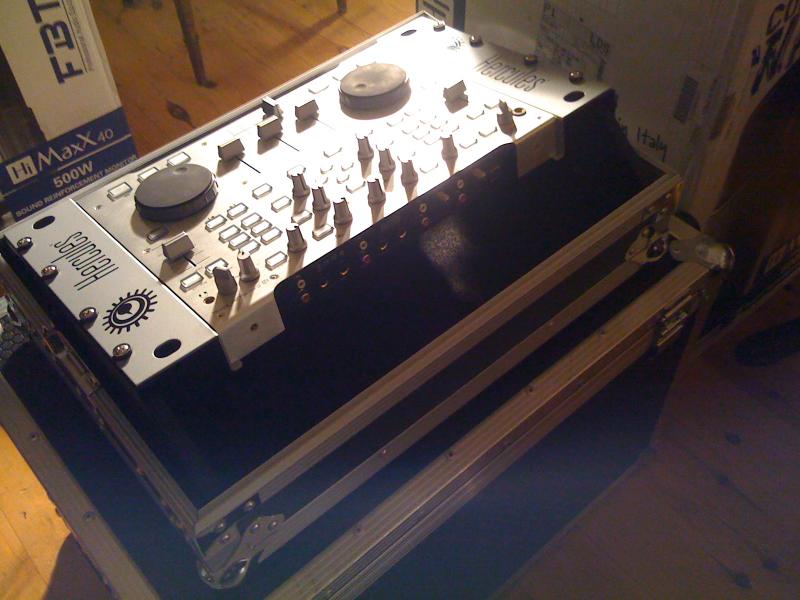 VirtualDJ - Rackmount Midi Mixer