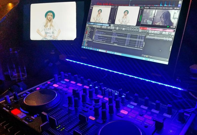 VirtualDJ - recommend a skin for virtual dj 8 that is best for video