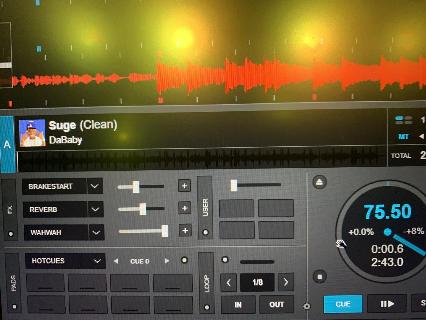 VirtualDJ - Track Preview waveform color is black.