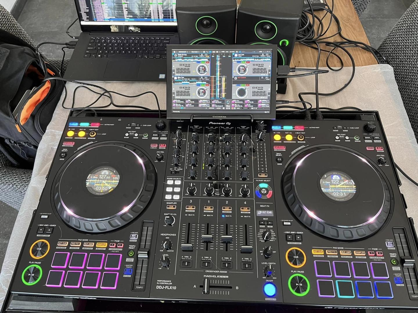 VirtualDJ - Virtual DJ Dual Screen Mode | Pioneer RX3 Screen Skin?